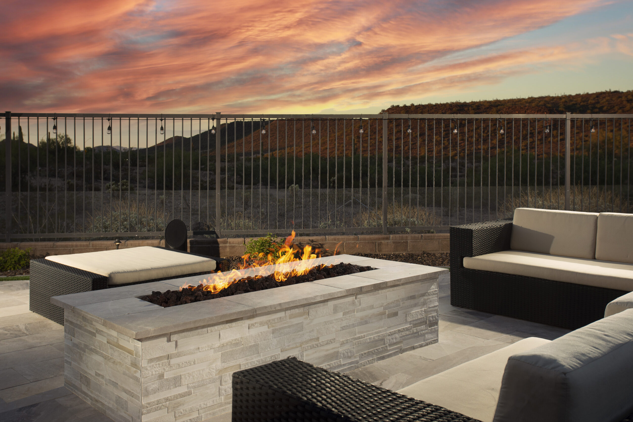 Built-In vs. Prefabricated Fire Pits: Which is Best for Your Backyard?